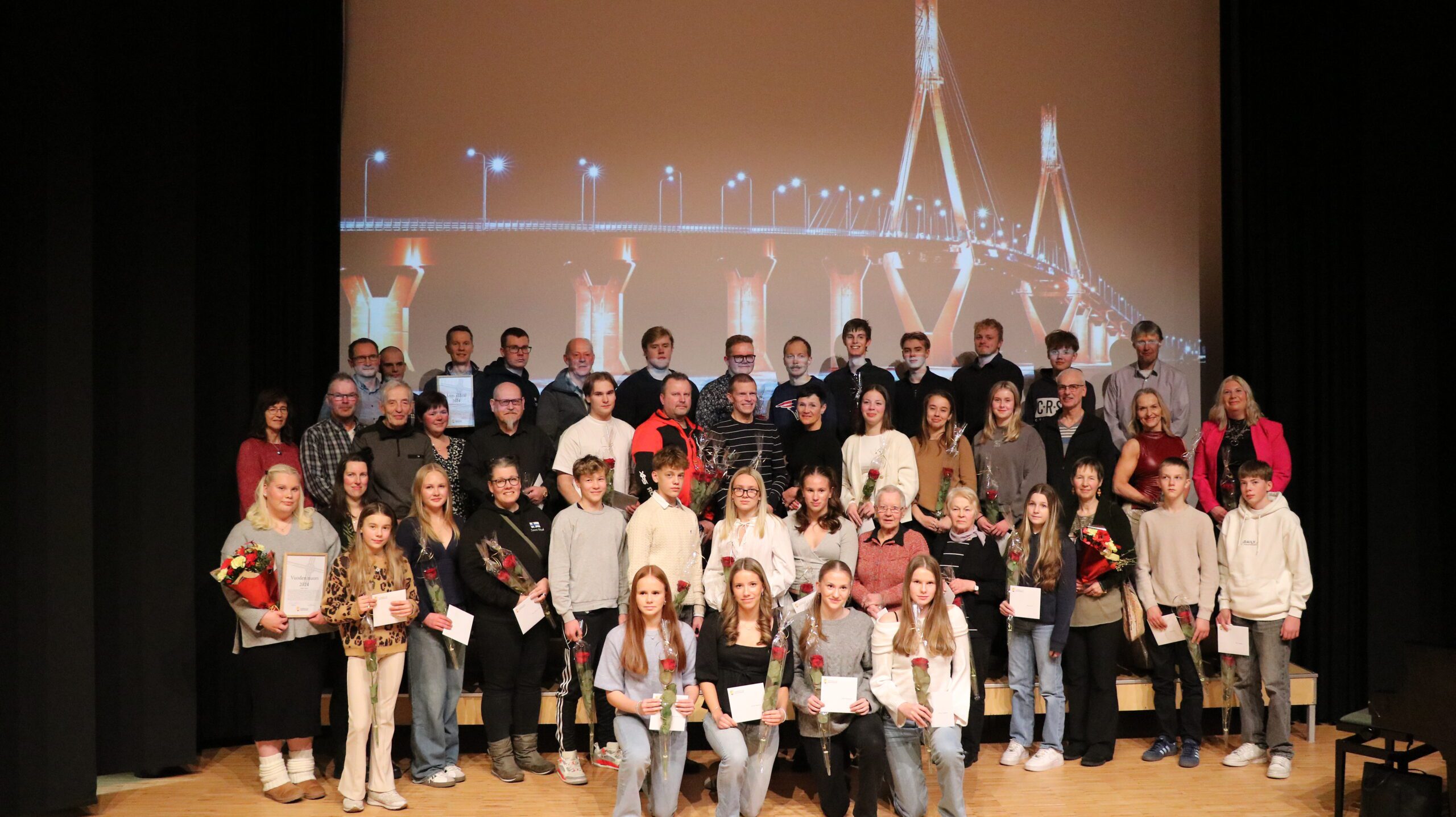 Vuoden kunnon kuntalaiset, vuoden nuori ja vuoden kulttuuripersoona ...