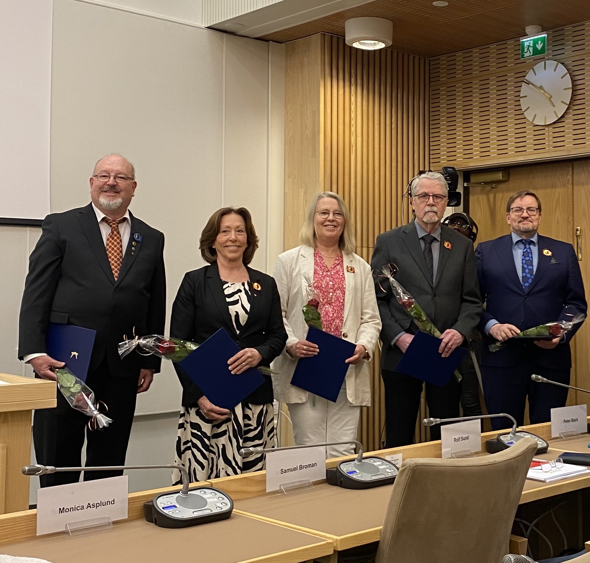 Mustasaaren kunta jakoi ansiomerkkejä luottamushenkilöille - Mustasaari ...